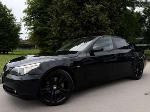 Black BMW 525 2004 in Kaunas, with an engine capacity of 2.49 L and mileage of 391 thousand km for 3300 €, photo 3 on AUTOMOTO.COM.LV