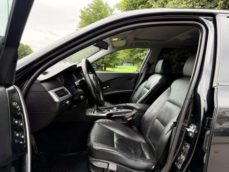 Black BMW 525 2004 in Kaunas, with an engine capacity of 2.49 L and mileage of 391 thousand km for 3300 €, photo 12 on AUTOMOTO.COM.LV