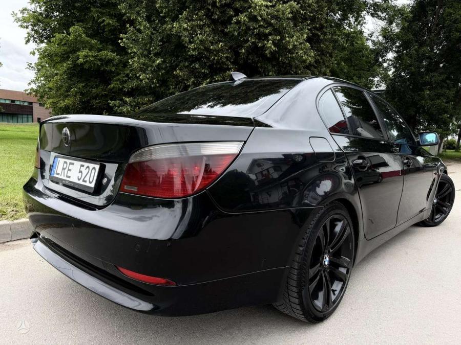 Black BMW 525 2004 in Kaunas, with an engine capacity of 2.49 L and mileage of 391 thousand km for 3300 €, photo 17 on AUTOMOTO.COM.LV