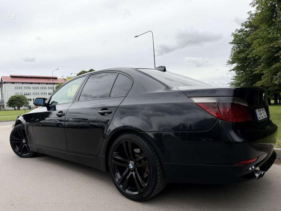 Black BMW 525 2004 in Kaunas, with an engine capacity of 2.49 L and mileage of 391 thousand km for 3300 €, photo 19 on AUTOMOTO.COM.LV