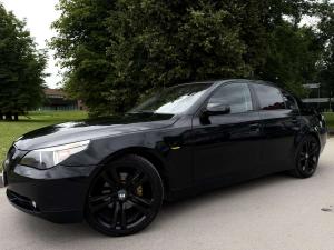 Black BMW 525 2004 in Kaunas, with an engine capacity of 2.49 L and mileage of 393 thousand km for 3500 €, photo 4 on AUTOMOTO.COM.LV