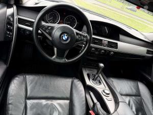 Black BMW 525 2004 in Kaunas, with an engine capacity of 2.49 L and mileage of 393 thousand km for 3500 €, photo 7 on AUTOMOTO.COM.LV