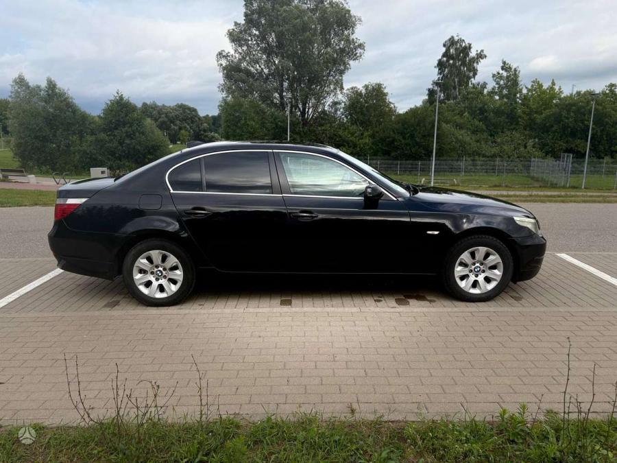 Черный БМВ 525 2004 в Вильнюс, объемом двигателя 2.50 л и пробегом 321 тыс. км за 3000 €, фото 5 на AUTOMOTO.COM.LV