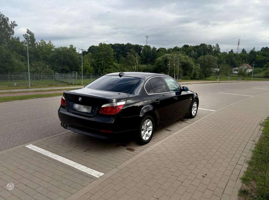 Черный БМВ 525 2004 в Вильнюс, объемом двигателя 2.50 л и пробегом 321 тыс. км за 3000 €, фото 6 на AUTOMOTO.COM.LV