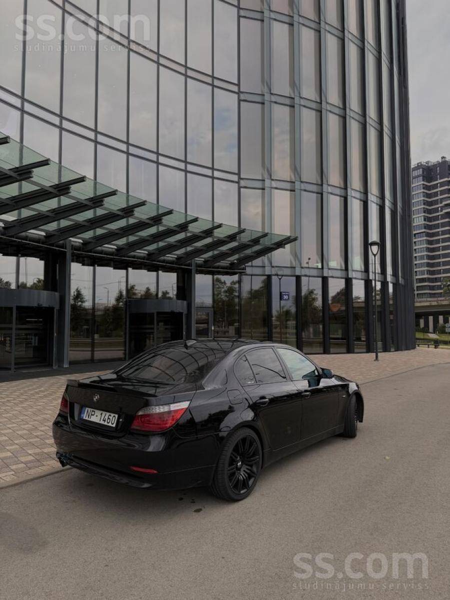 Melns BMW 525 2004 Rīga, ar dzinēja tilpumu 2.50 L un nobraukumu 427 tūkst. km par 5000 €, foto 3 vietnē AUTOMOTO.COM.LV