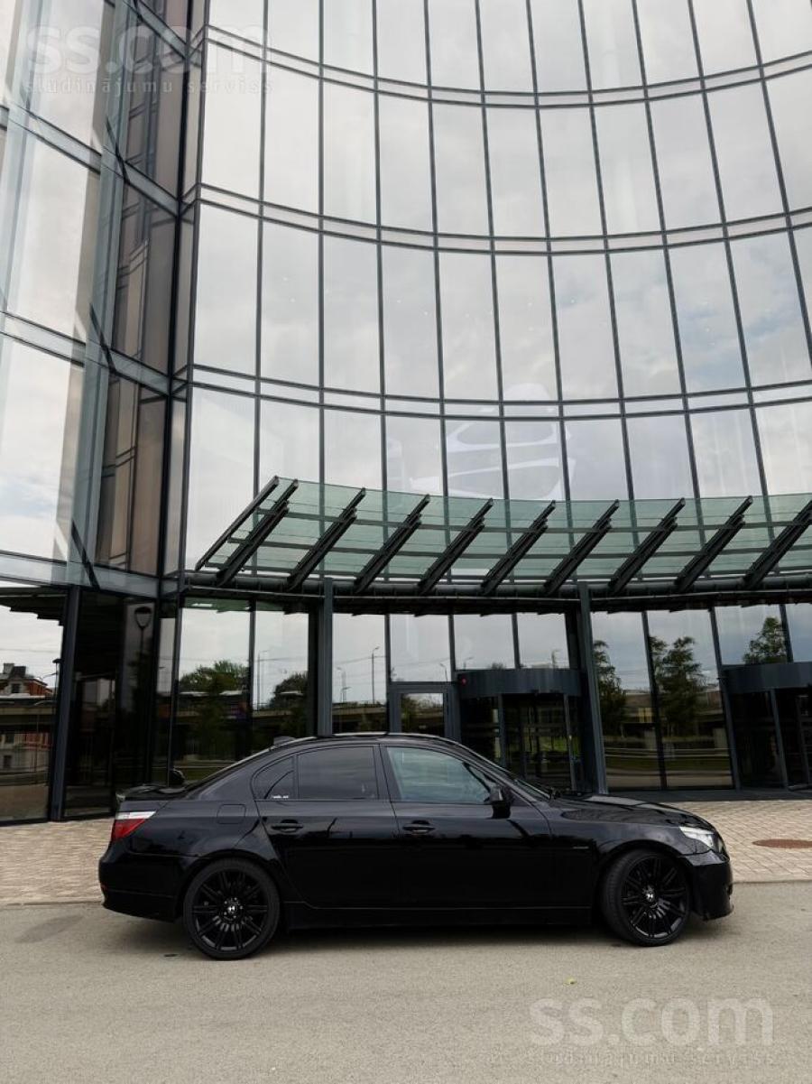 Melns BMW 525 2004 Rīga, ar dzinēja tilpumu 2.50 L un nobraukumu 427 tūkst. km par 5000 €, foto 5 vietnē AUTOMOTO.COM.LV