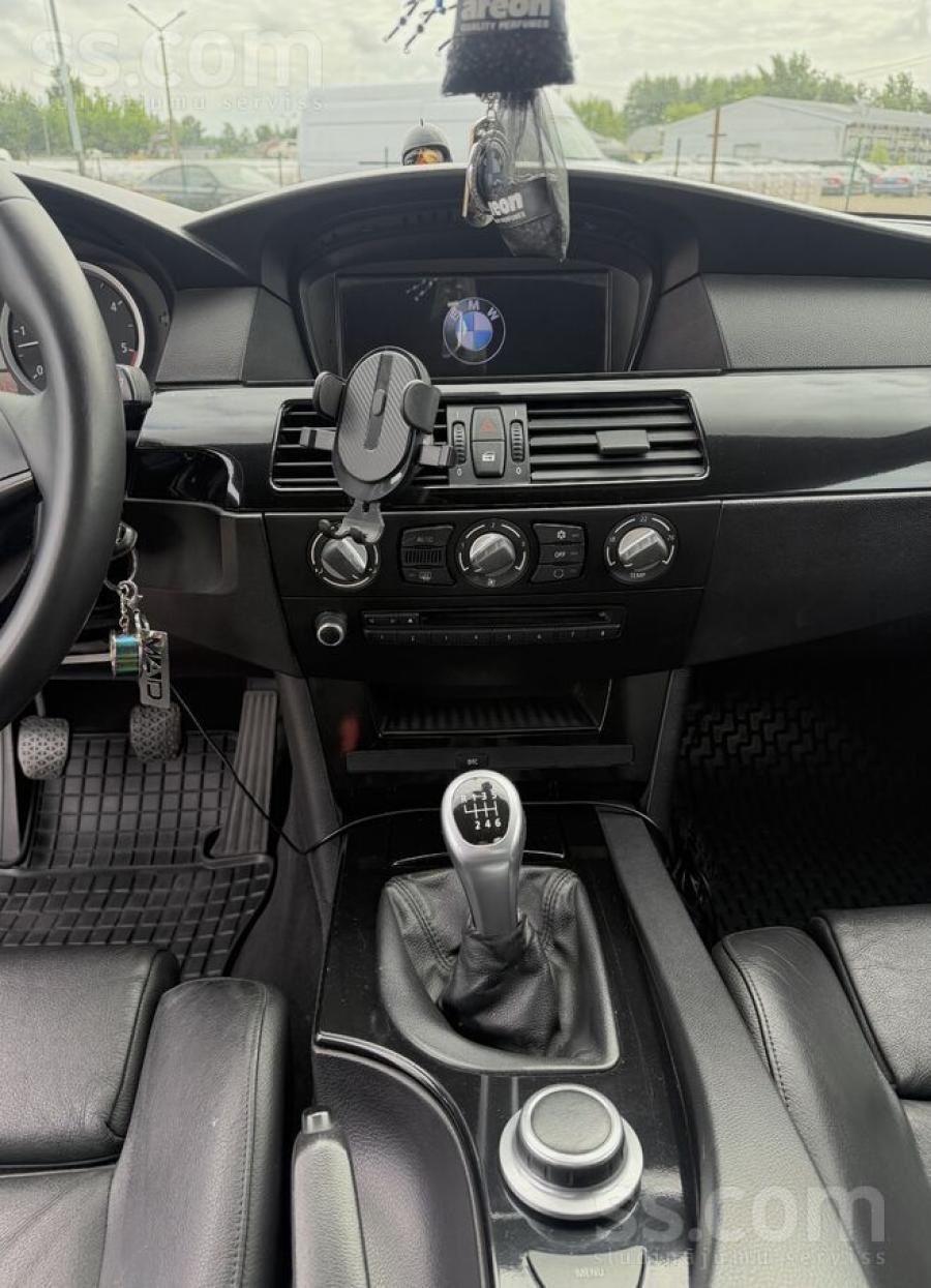 Melns BMW 525 2004 Rīga, ar dzinēja tilpumu 2.50 L un nobraukumu 427 tūkst. km par 5000 €, foto 7 vietnē AUTOMOTO.COM.LV