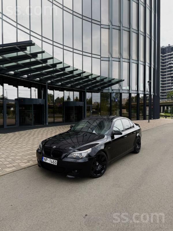 Black BMW 525 2004 in Riga, with an engine capacity of 2.50 L and mileage of 427 thousand km for 5000 €, photo 1 on AUTOMOTO.COM.LV
