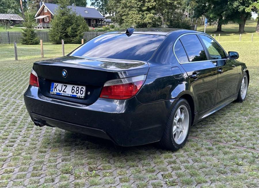 Melns BMW 525 2004 Anykščiai, ar dzinēja tilpumu 2.50 L un nobraukumu 452 tūkst. km par 1700 €, foto 7 vietnē AUTOMOTO.COM.LV
