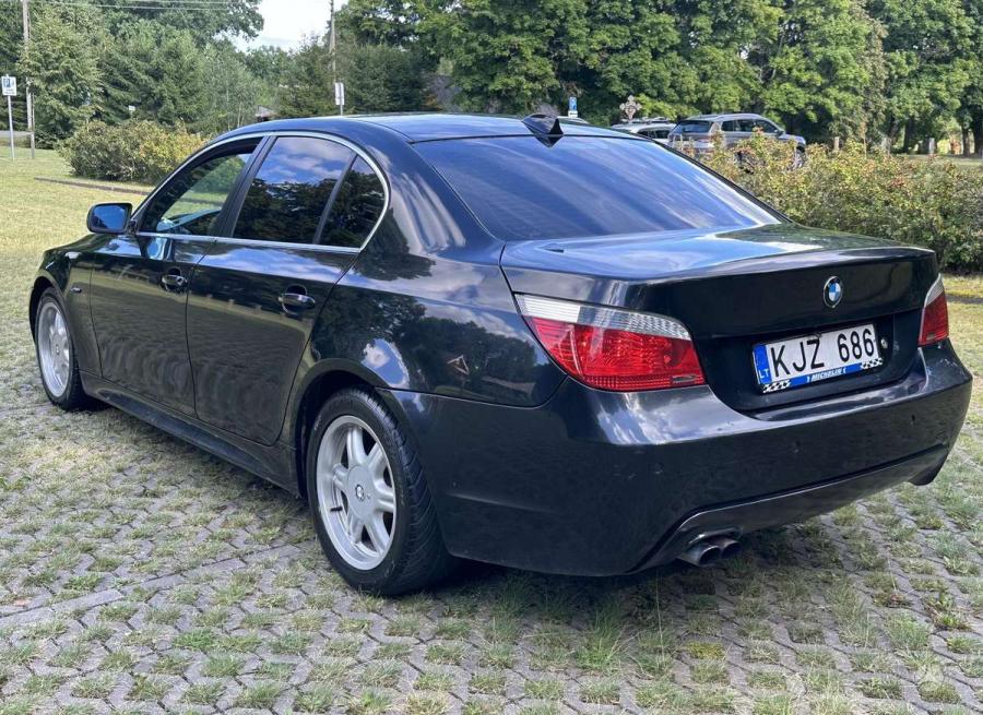 Melns BMW 525 2004 Anykščiai, ar dzinēja tilpumu 2.50 L un nobraukumu 452 tūkst. km par 1700 €, foto 9 vietnē AUTOMOTO.COM.LV