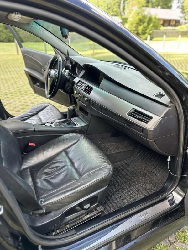 Melns BMW 525 2004 Anykščiai, ar dzinēja tilpumu 2.50 L un nobraukumu 452 tūkst. km par 1700 €, foto 10 vietnē AUTOMOTO.COM.LV