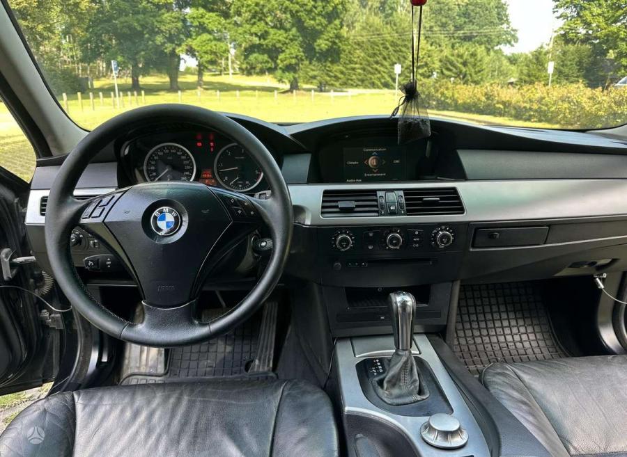 Melns BMW 525 2004 Anykščiai, ar dzinēja tilpumu 2.50 L un nobraukumu 452 tūkst. km par 1700 €, foto 13 vietnē AUTOMOTO.COM.LV