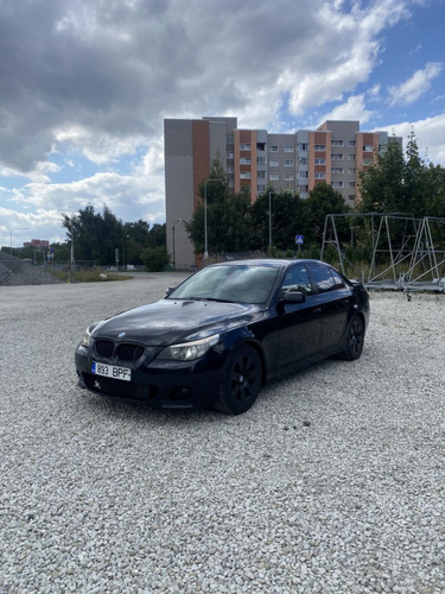 Black BMW 525 2004 in Tallinn, with an engine capacity of 0.00 L and mileage of 378 thousand km for 2999 €, photo 1 on AUTOMOTO.COM.LV