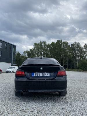 Black BMW 525 2004 in Tallinn, with an engine capacity of 0.00 L and mileage of 378 thousand km for 2999 €, photo 7 on AUTOMOTO.COM.LV