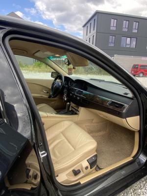 Black BMW 525 2004 in Tallinn, with an engine capacity of 0.00 L and mileage of 378 thousand km for 2999 €, photo 12 on AUTOMOTO.COM.LV