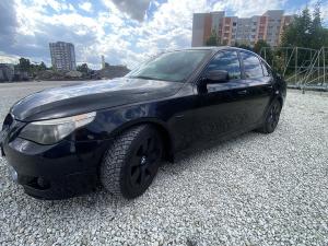 Black BMW 525 2004 in Tallinn, with an engine capacity of 0.00 L and mileage of 378 thousand km for 2999 €, photo 15 on AUTOMOTO.COM.LV