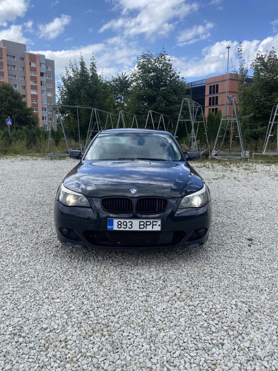 Black BMW 525 2004 in Tallinn, with an engine capacity of 0.00 L and mileage of 378 thousand km for 2999 €, photo 17 on AUTOMOTO.COM.LV