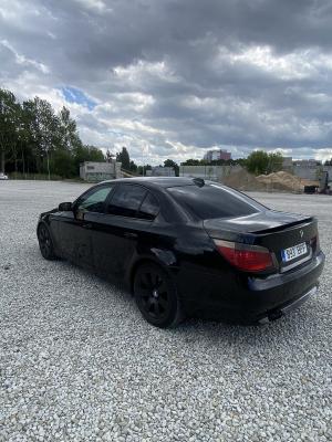 Black BMW 525 2004 in Tallinn, with an engine capacity of 0.00 L and mileage of 378 thousand km for 2999 €, photo 19 on AUTOMOTO.COM.LV