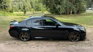 Melns BMW 525 2004 Rīga, ar dzinēja tilpumu 2.50 L un nobraukumu 368 tūkst. km par 7000 €, foto 5 vietnē AUTOMOTO.COM.LV
