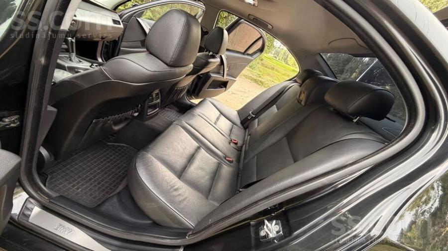 Melns BMW 525 2004 Rīga, ar dzinēja tilpumu 2.50 L un nobraukumu 368 tūkst. km par 7000 €, foto 10 vietnē AUTOMOTO.COM.LV