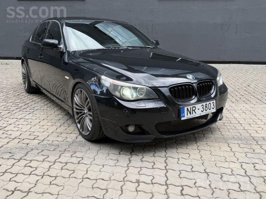 Black BMW 525 2004 in Riga, with an engine capacity of 2.50 L and mileage of 340 thousand km for 4400 €, photo 1 on AUTOMOTO.COM.LV