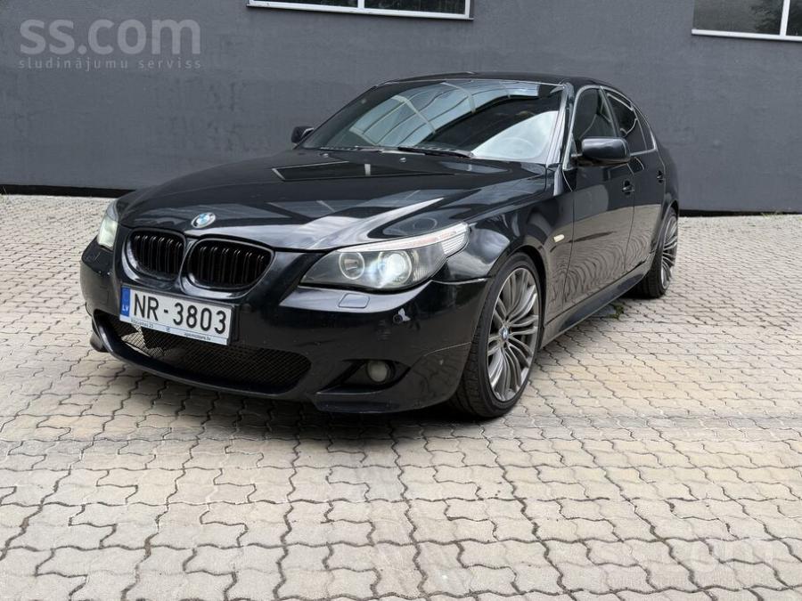 Black BMW 525 2004 in Riga, with an engine capacity of 2.50 L and mileage of 340 thousand km for 4400 €, photo 3 on AUTOMOTO.COM.LV