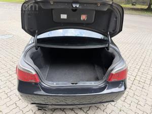 Black BMW 525 2004 in Riga, with an engine capacity of 2.50 L and mileage of 340 thousand km for 4400 €, photo 8 on AUTOMOTO.COM.LV