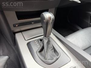 Black BMW 525 2004 in Riga, with an engine capacity of 2.50 L and mileage of 340 thousand km for 4400 €, photo 15 on AUTOMOTO.COM.LV