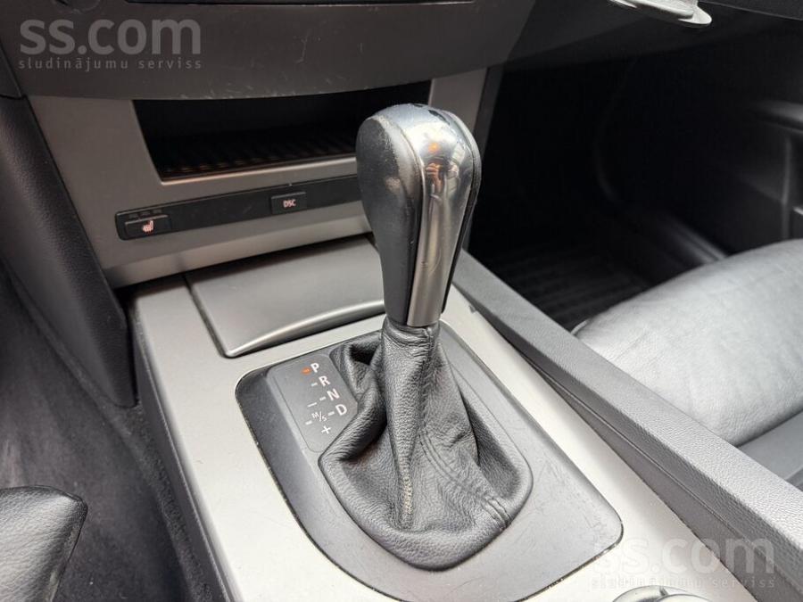 Black BMW 525 2004 in Riga, with an engine capacity of 2.50 L and mileage of 340 thousand km for 4400 €, photo 15 on AUTOMOTO.COM.LV