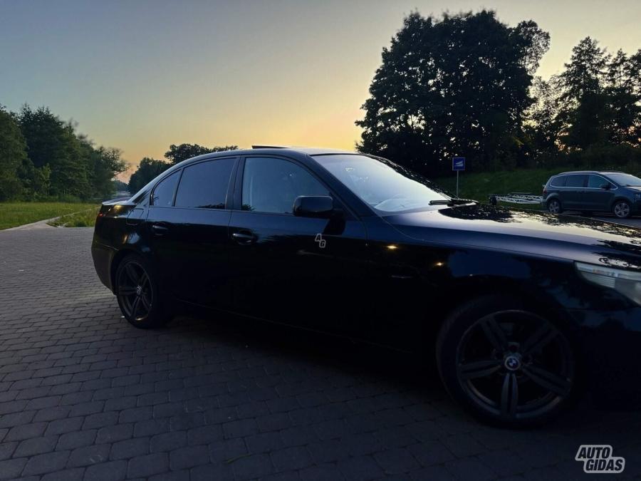 Black BMW 525 2004 in Silute, with an engine capacity of 2.50 L and mileage of 406 thousand km for 3500 €, photo 7 on AUTOMOTO.COM.LV