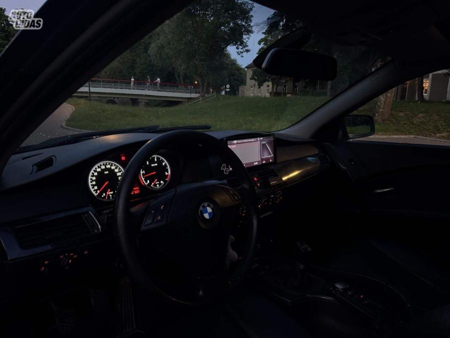 Black BMW 525 2004 in Silute, with an engine capacity of 2.50 L and mileage of 406 thousand km for 3500 €, photo 16 on AUTOMOTO.COM.LV