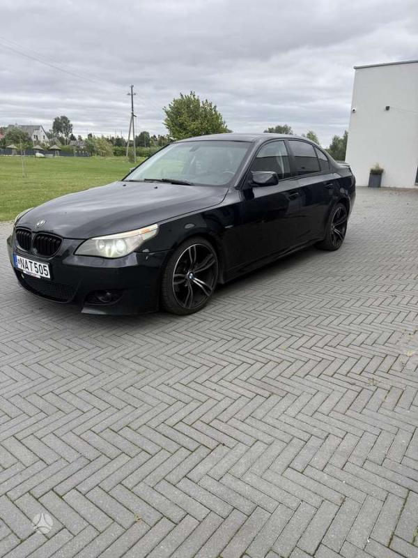 Melns BMW 525 2004 Alīta, ar dzinēja tilpumu 2.50 L un nobraukumu 430 tūkst. km par 4200 €, foto 7 vietnē AUTOMOTO.COM.LV