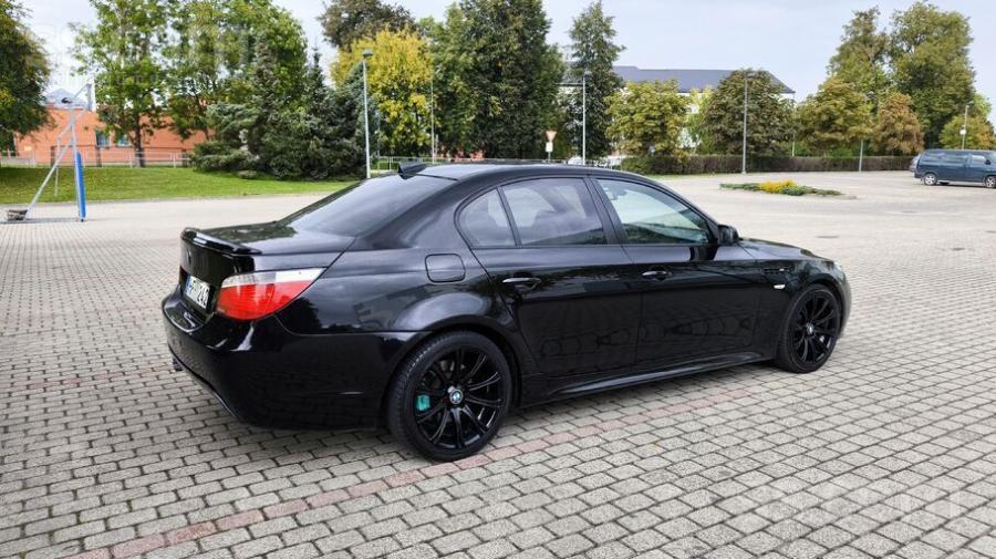Melns BMW 525 2004 Dobele, ar dzinēja tilpumu 2.50 L un nobraukumu 363 tūkst. km par 4300 €, foto 5 vietnē AUTOMOTO.COM.LV