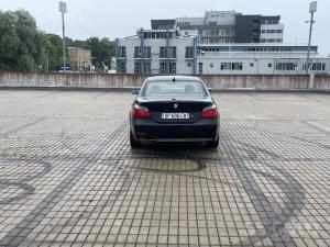 Melns BMW 525 2005 Rīga, ar dzinēja tilpumu 2.50 L un nobraukumu 343 tūkst. km par 2400 €, foto 4 vietnē AUTOMOTO.COM.LV