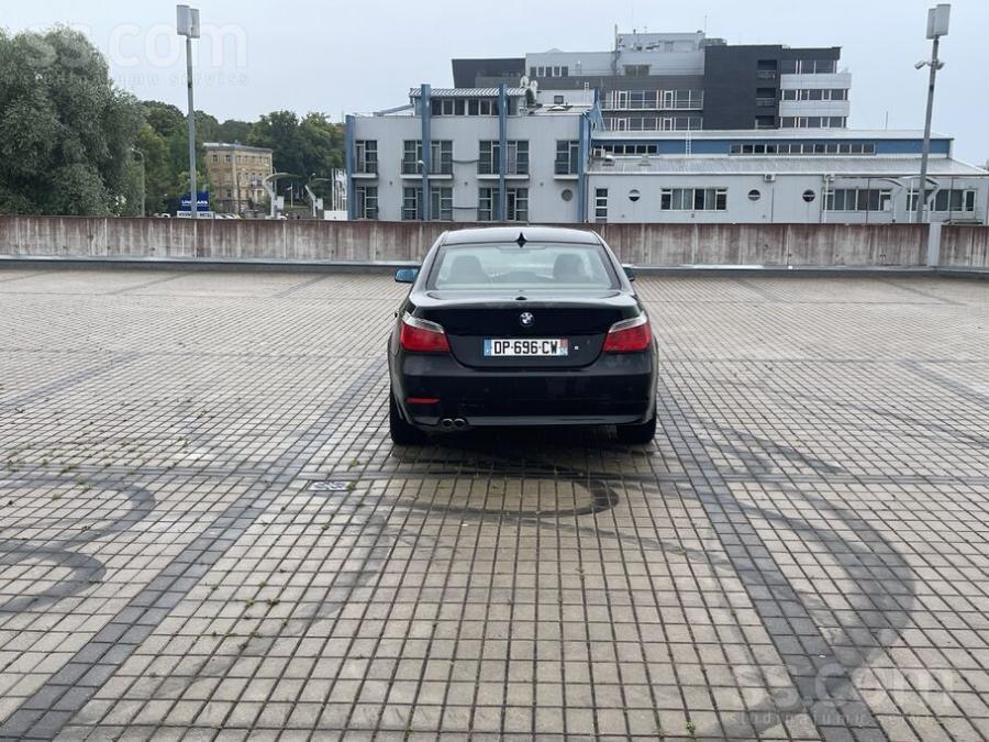 Melns BMW 525 2005 Rīga, ar dzinēja tilpumu 2.50 L un nobraukumu 343 tūkst. km par 2400 €, foto 4 vietnē AUTOMOTO.COM.LV