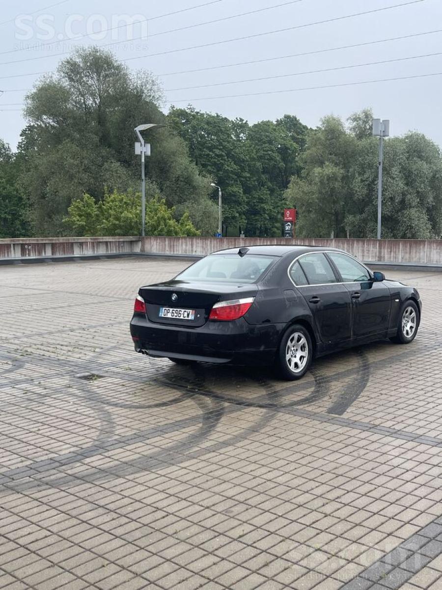 Melns BMW 525 2005 Rīga, ar dzinēja tilpumu 2.50 L un nobraukumu 343 tūkst. km par 2400 €, foto 5 vietnē AUTOMOTO.COM.LV