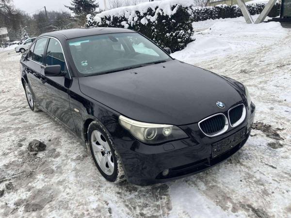 Melns BMW 525 2005 Viļņa, ar dzinēja tilpumu 2.50 L un nobraukumu 249 tūkst. km par 2800 €, foto 2 vietnē AUTOMOTO.COM.LV