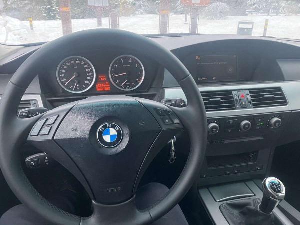 Melns BMW 525 2005 Viļņa, ar dzinēja tilpumu 2.50 L un nobraukumu 249 tūkst. km par 2800 €, foto 7 vietnē AUTOMOTO.COM.LV