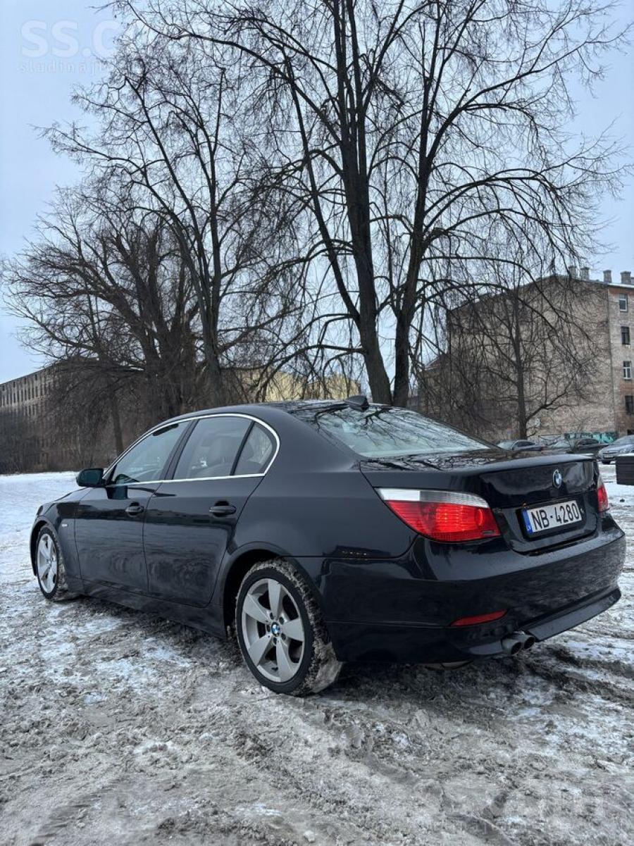 Black BMW 525 2005 in Riga, with an engine capacity of 2.50 L and mileage of 402 thousand km for 3100 €, photo 5 on AUTOMOTO.COM.LV