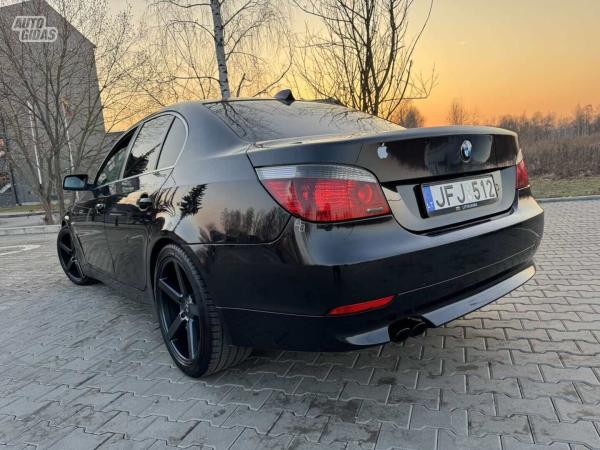 Black BMW 525 2005 in Kaunas, with an engine capacity of 2.50 L and mileage of 290 thousand km for 2750 €, photo 4 on AUTOMOTO.COM.LV