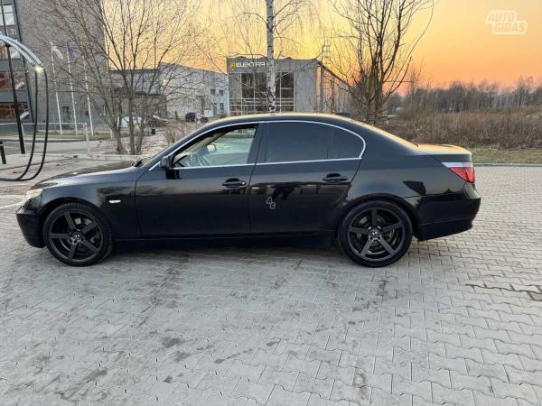 Melns BMW 525 2005 Kauņa, ar dzinēja tilpumu 2.50 L un nobraukumu 290 tūkst. km par 2450 €, foto 8 vietnē AUTOMOTO.COM.LV
