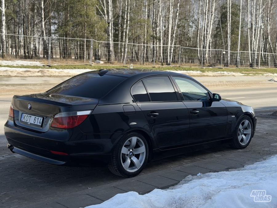 Black BMW 525 2005 in Vilnius, with an engine capacity of 2.50 L and mileage of 250 thousand km for 3450 €, photo 11 on AUTOMOTO.COM.LV
