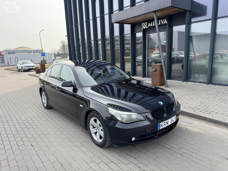 Melns BMW 525 2005 Kauņa, ar dzinēja tilpumu 2.50 L un nobraukumu 480 tūkst. km par 2300 €, foto 1 vietnē AUTOMOTO.COM.LV