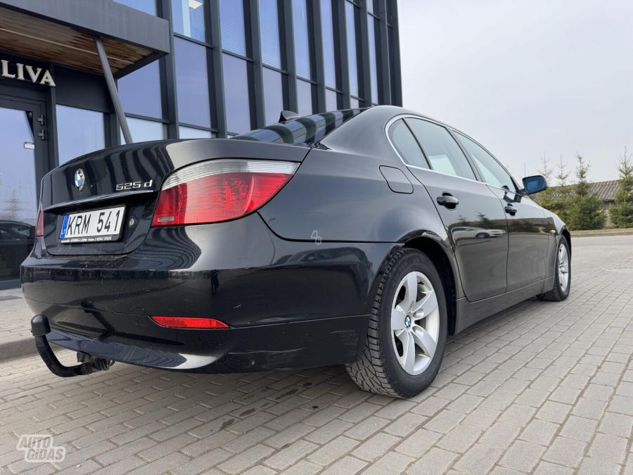 Melns BMW 525 2005 Kauņa, ar dzinēja tilpumu 2.50 L un nobraukumu 480 tūkst. km par 2300 €, foto 12 vietnē AUTOMOTO.COM.LV