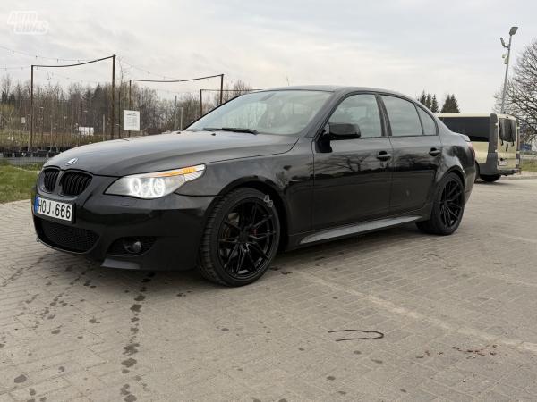 Melns BMW 525 2005 Širvintos, ar dzinēja tilpumu 2.50 L un nobraukumu 325 tūkst. km par 4999 €, foto 1 vietnē AUTOMOTO.COM.LV