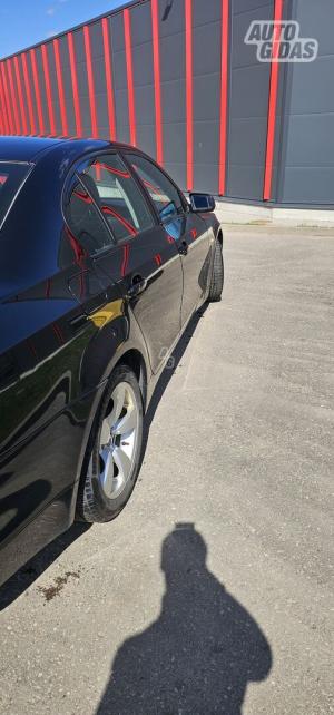 Black BMW 525 2005 in Vilnius, with an engine capacity of 2.50 L and mileage of 440 thousand km for 2800 €, photo 5 on AUTOMOTO.COM.LV