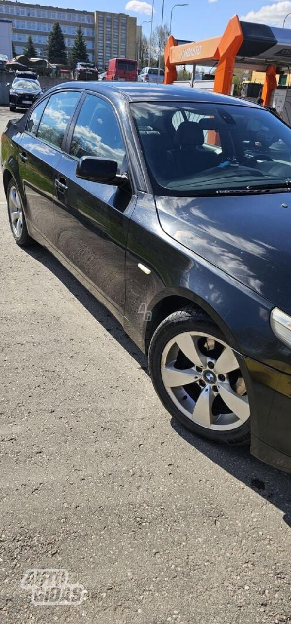Black BMW 525 2005 in Vilnius, with an engine capacity of 2.50 L and mileage of 440 thousand km for 2800 €, photo 5 on AUTOMOTO.COM.LV