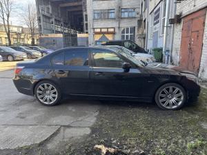 Melns BMW 525 2005 Rīga, ar dzinēja tilpumu 2.50 L un nobraukumu 367 tūkst. km par 3150 €, foto 5 vietnē AUTOMOTO.COM.LV