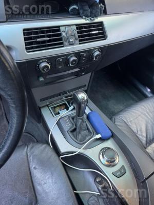 Melns BMW 525 2005 Rīga, ar dzinēja tilpumu 2.50 L un nobraukumu 367 tūkst. km par 3150 €, foto 12 vietnē AUTOMOTO.COM.LV