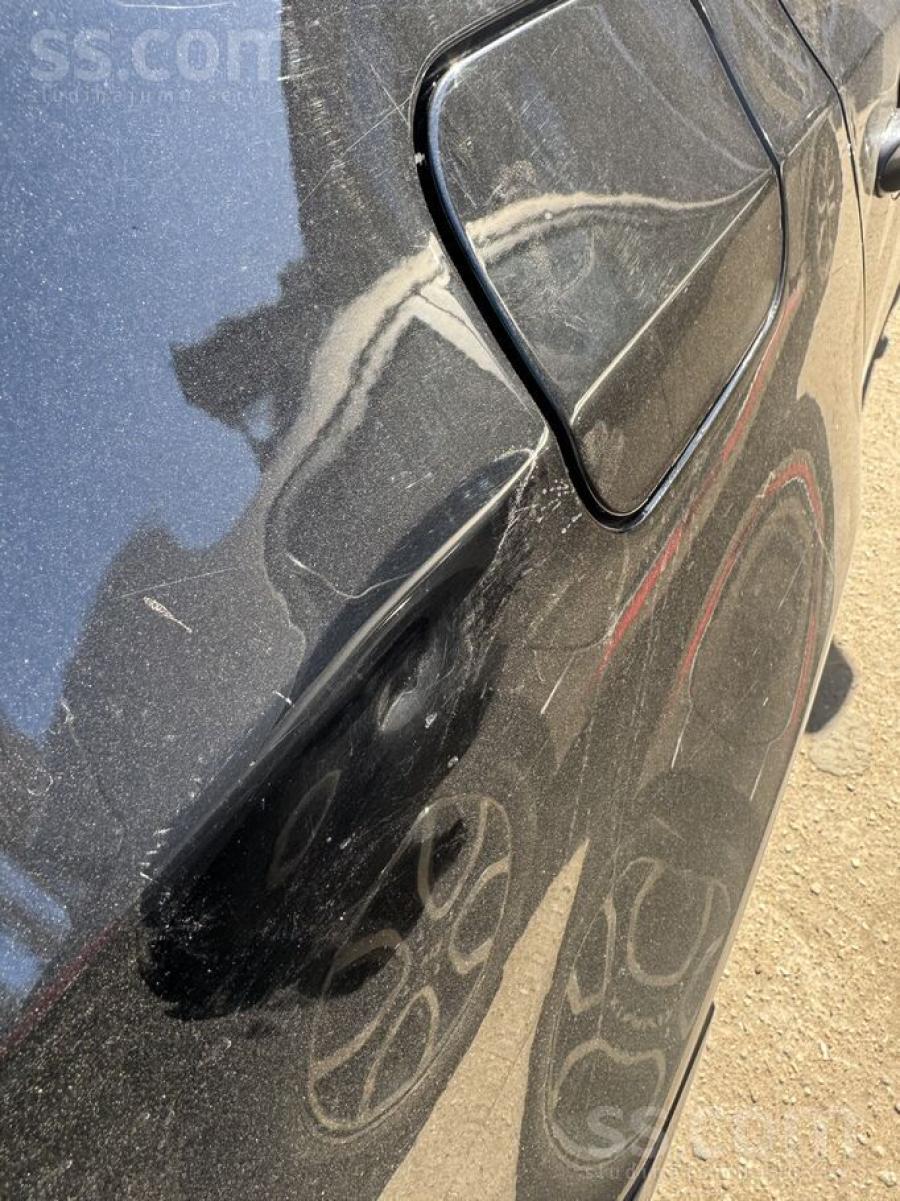 Melns BMW 525 2005 Rīga, ar dzinēja tilpumu 2.50 L un nobraukumu 367 tūkst. km par 3150 €, foto 19 vietnē AUTOMOTO.COM.LV
